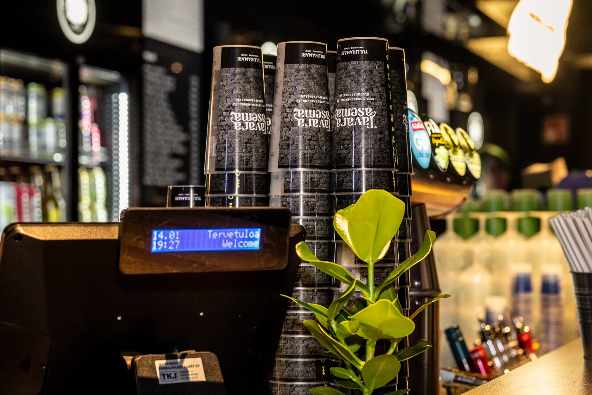 Tavara-aseman ravintolan vuoropäälliköiksi Henna Hänninen ja Jenna ...